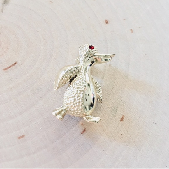 Vintage | Jewelry | P E N G U I N Brooch | Poshmark